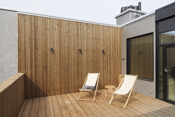 Piha kattojen yllä - Kestopuu - Säänkestävä painekyllästetty puu